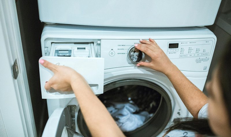 Πώς να καθαρίσετε το συρτάρι απορρυπαντικού του πλυντηρίου